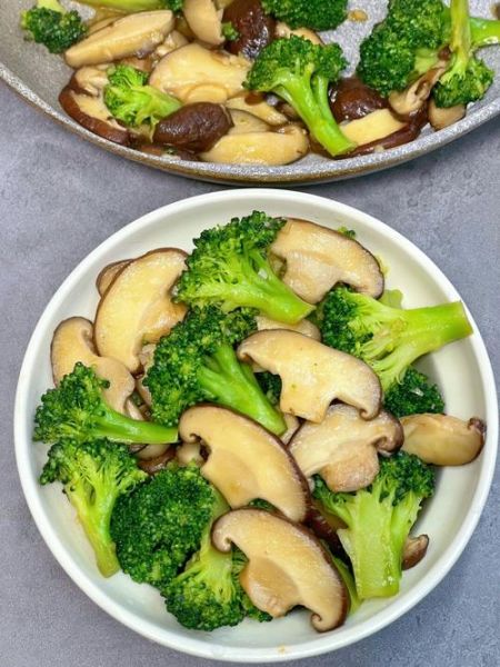 香菇炒西兰花怎么做_西兰花焯水几分钟-第3张图片-山城妙识