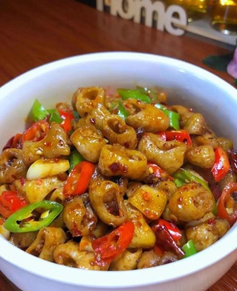 红烧肥肠最正宗川味做法_怎么去除肥肠腥味-第3张图片-山城妙识