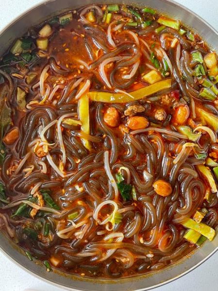 酸辣粉的热量高吗_减肥能吃吗-第1张图片-山城妙识