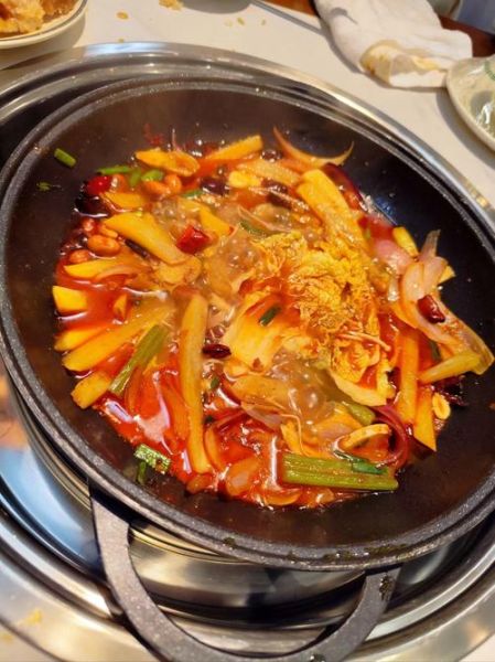 干锅猪蹄怎么做才好吃_干锅猪蹄最正宗的做法-第1张图片-山城妙识