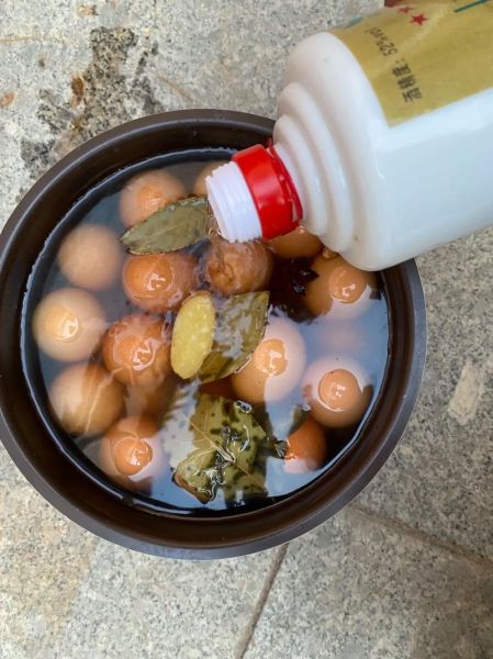 五香咸鸭蛋怎么腌制_家庭版详细步骤-第2张图片-山城妙识