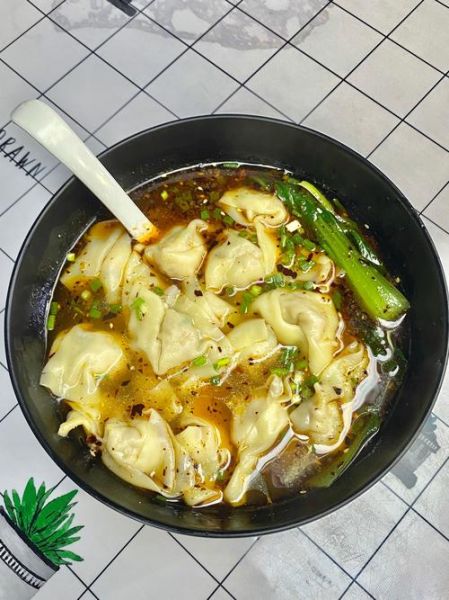 红油抄手热量高吗_减肥能吃吗-第2张图片-山城妙识