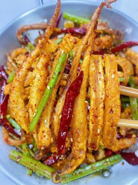 干鱿鱼怎么做成鱿鱼丝_家庭版详细做法-第1张图片-山城妙识