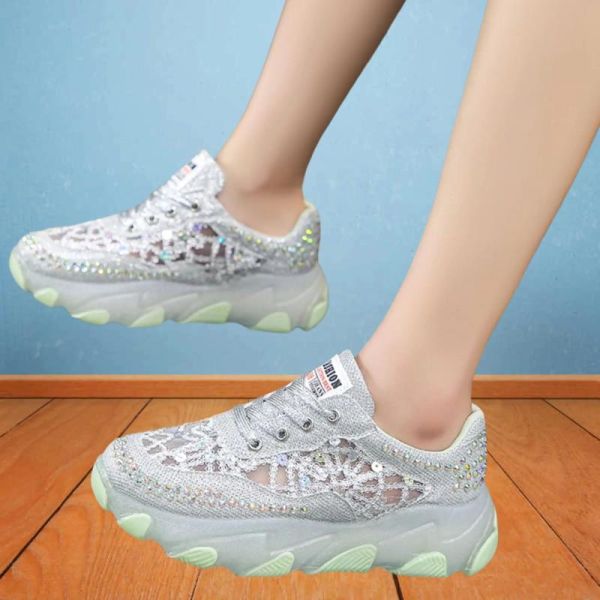 果冻鞋女怎么搭配_果冻鞋女哪个牌子好-第2张图片-山城妙识