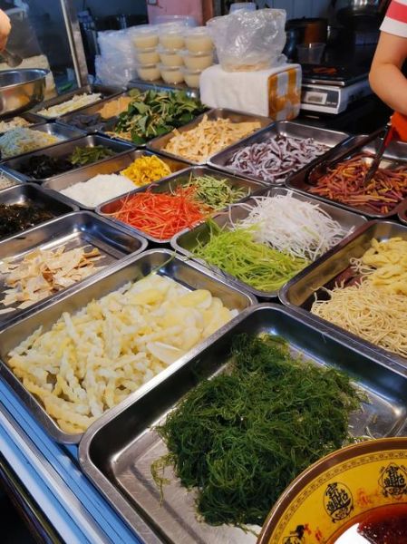 路边摊凉菜怎么摆才吸引人_摆摊凉菜图片真实展示-第1张图片-山城妙识