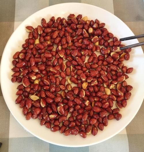 甜花生米的做法大全_怎么做才酥脆不回软-第1张图片-山城妙识