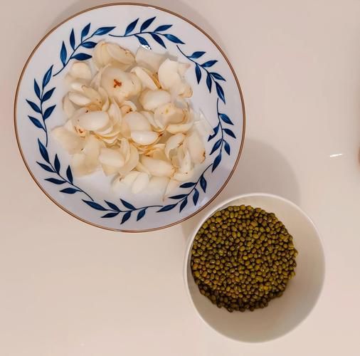 绿豆百合粥的做法_绿豆百合粥的功效与禁忌-第2张图片-山城妙识