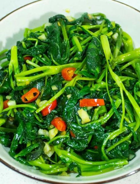 空心菜怎么炒不变黑_空心菜不变黑的技巧-第2张图片-山城妙识