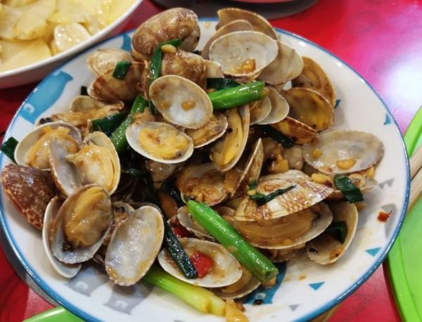 麻辣爆炒花甲怎么做_花甲去沙最快方法-第2张图片-山城妙识