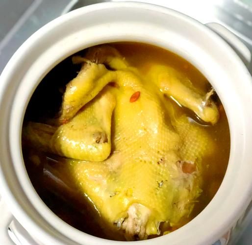 炖老母鸡汤怎么炖最好喝_老母鸡炖汤的正确做法-第1张图片-山城妙识