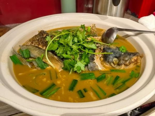 鱼头泡饭怎么做_鱼头泡饭用什么鱼头-第3张图片-山城妙识