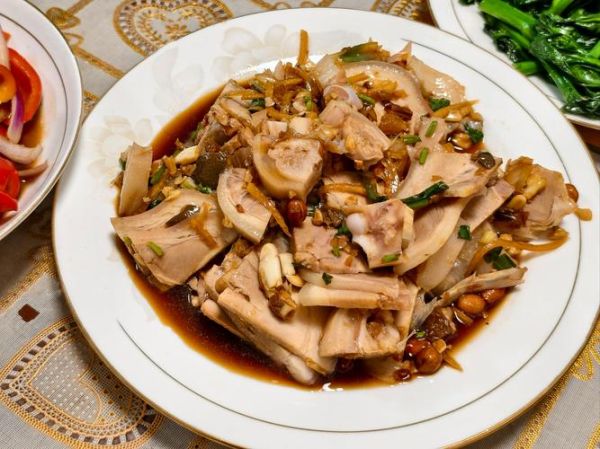 白切肘子怎么做_白切肘子要焯水吗-第3张图片-山城妙识