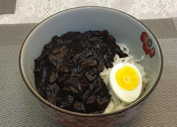 韩国炸酱面方便面怎么煮_韩国炸酱面方便面做法步骤-第1张图片-山城妙识