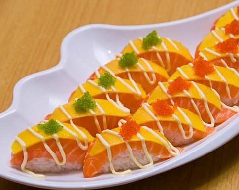 三文鱼寿司怎么做_三文鱼寿司热量高吗-第3张图片-山城妙识