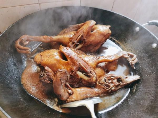 卤鸭怎么做才入味_卤鸭的正宗做法-第1张图片-山城妙识