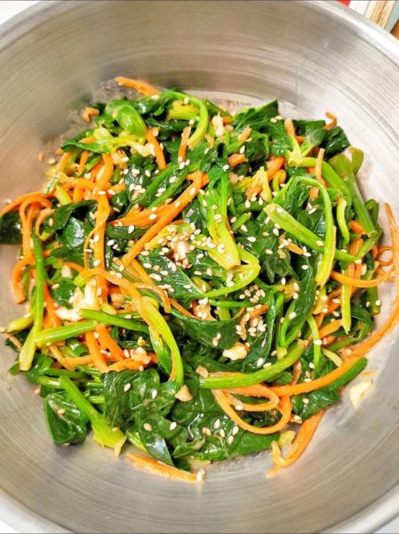 凉拌菠菜芝麻酱怎么做_菠菜芝麻酱热量高吗-第2张图片-山城妙识