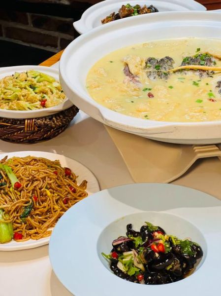 红烧鱼头炖豆腐窍门_怎么做不腥又入味-第3张图片-山城妙识