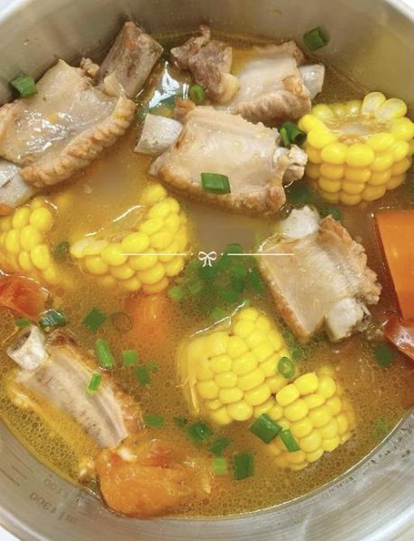 玉米番茄排骨汤怎么做_玉米番茄排骨汤的功效-第1张图片-山城妙识