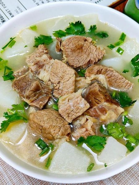 清汤牛肉炖萝卜怎么做_清汤牛肉炖萝卜用什么萝卜-第1张图片-山城妙识 清汤牛肉炖萝卜怎么做_清汤牛肉炖萝卜用什么萝卜-第1张图片-山城妙识