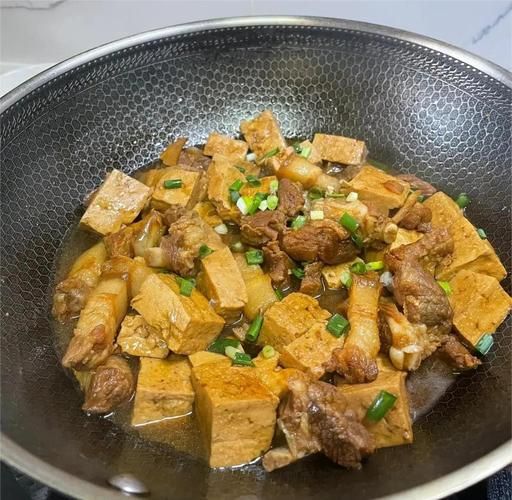 家常炖豆腐怎么做_炖豆腐不碎技巧-第1张图片-山城妙识