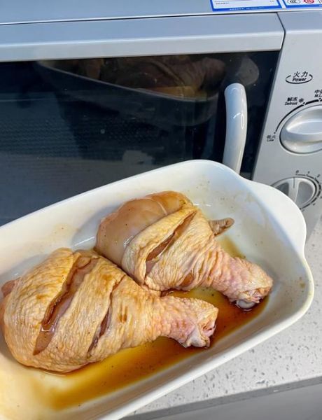 微波炉烤鸡腿可以用盘子吗_安全材质选择-第1张图片-山城妙识 微波炉烤鸡腿可以用盘子吗_安全材质选择-第1张图片-山城妙识
