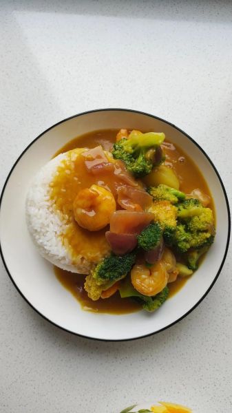 咖喱虾仁炒饭怎么做_咖喱虾仁炒饭家常做法-第1张图片-山城妙识 咖喱虾仁炒饭怎么做_咖喱虾仁炒饭家常做法-第1张图片-山城妙识