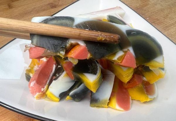 皮蛋肠怎么凉拌好吃_皮蛋肠凉拌做法大全-第1张图片-山城妙识