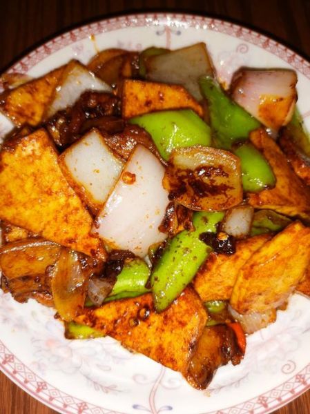 回锅肉烧干子怎么做好吃_回锅肉烧干子做法窍门-第1张图片-山城妙识