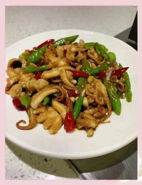 小章鱼怎么处理干净_小章鱼清洗内脏步骤-第2张图片-山城妙识 小章鱼怎么处理干净_小章鱼清洗内脏步骤-第2张图片-山城妙识