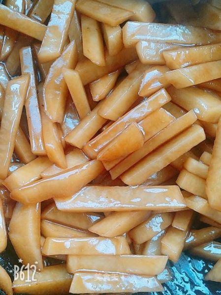 红烧土豆条怎么做_红烧土豆条需要焯水吗-第3张图片-山城妙识 红烧土豆条怎么做_红烧土豆条需要焯水吗-第3张图片-山城妙识