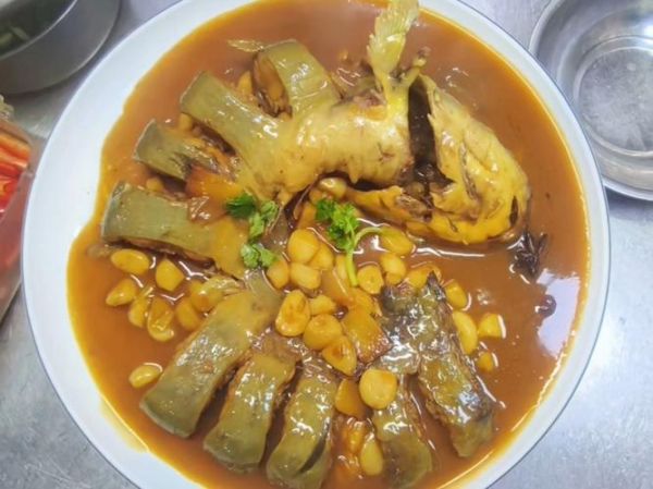 炖鲶鱼怎么做好吃_鲶鱼炖多久才入味-第1张图片-山城妙识