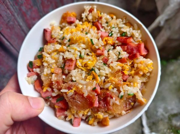 腊肠炒饭怎么做_腊肠炒饭用哪种腊肠-第2张图片-山城妙识 腊肠炒饭怎么做_腊肠炒饭用哪种腊肠-第2张图片-山城妙识