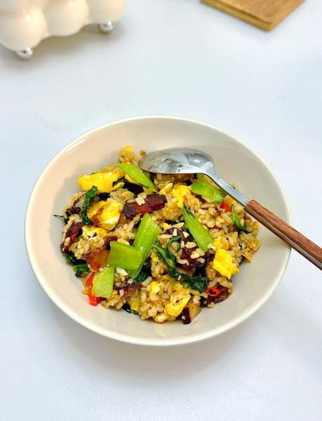 腊肠炒饭怎么做_腊肠炒饭用哪种腊肠-第3张图片-山城妙识 腊肠炒饭怎么做_腊肠炒饭用哪种腊肠-第3张图片-山城妙识