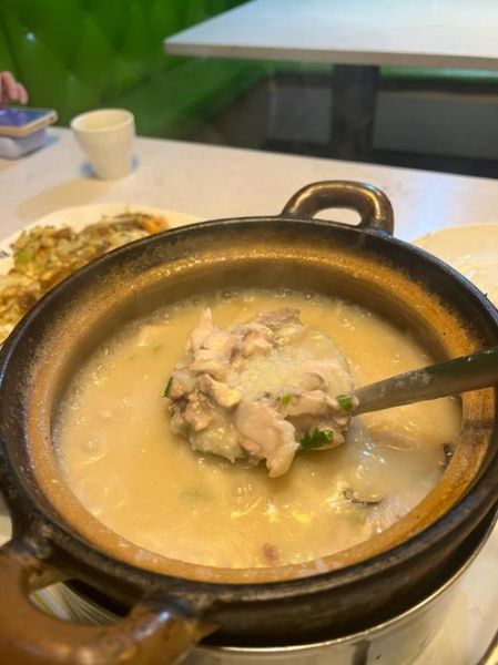 鸡肉煲粥怎么煲好吃_鸡肉粥怎么煲才嫩-第1张图片-山城妙识
