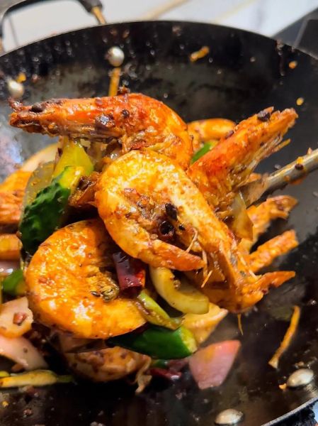 麻辣干锅虾怎么做_麻辣干锅虾需要焯水吗-第2张图片-山城妙识