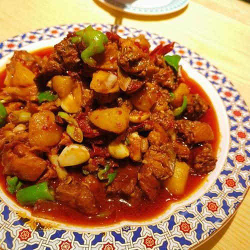 新疆大盘鸡怎么烧_正宗大盘鸡做法-第1张图片-山城妙识