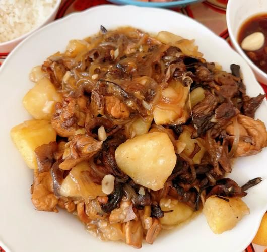 正宗小鸡炖蘑菇怎么做_东北小鸡炖蘑菇用什么蘑菇-第2张图片-山城妙识