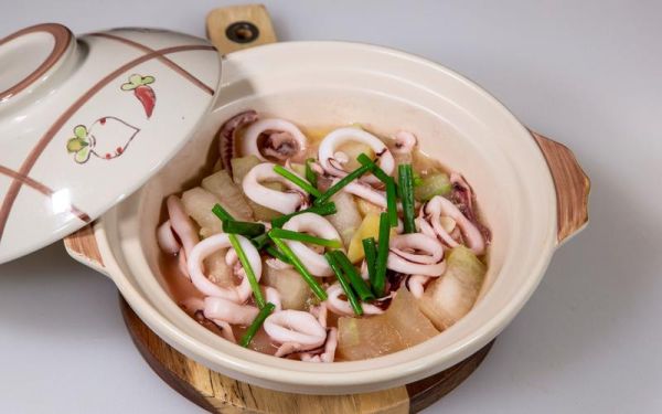 家常鱿鱼三鲜汤怎么做_鱿鱼三鲜汤用什么鱿鱼最好-第1张图片-山城妙识 家常鱿鱼三鲜汤怎么做_鱿鱼三鲜汤用什么鱿鱼最好-第1张图片-山城妙识