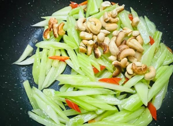 腰果怎么炒_腰果炒多久才脆-第1张图片-山城妙识 腰果怎么炒_腰果炒多久才脆-第1张图片-山城妙识