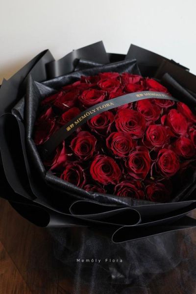 红玫瑰花束图片_如何挑选高清素材-第1张图片-山城妙识