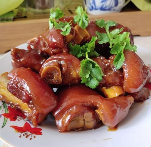 红烧蹄髈家常做法_红烧蹄髈怎么做好吃-第1张图片-山城妙识