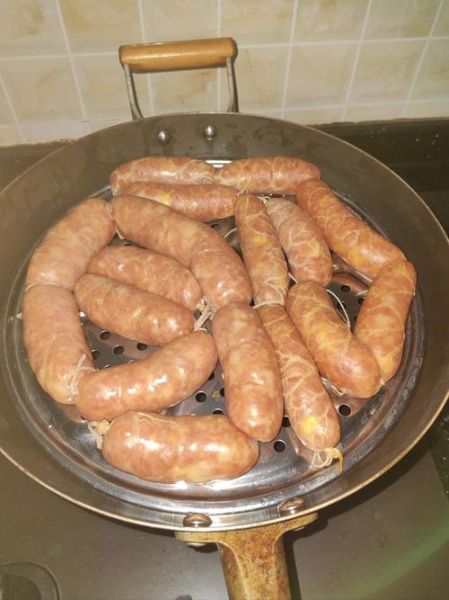 香肠的做法_为什么恶心视频让人不适-第1张图片-山城妙识