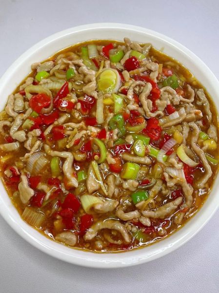 四川大葱鱼香肉丝怎么做_正宗鱼香肉丝要不要放豆瓣酱-第1张图片-山城妙识