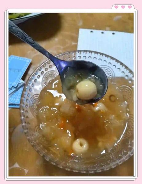 银耳莲子羹怎么煮出胶_银耳出胶的秘诀-第1张图片-山城妙识 银耳莲子羹怎么煮出胶_银耳出胶的秘诀-第1张图片-山城妙识