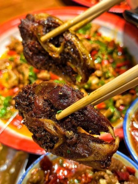 冷吃兔头怎么吃_冷吃兔头吃法步骤-第1张图片-山城妙识