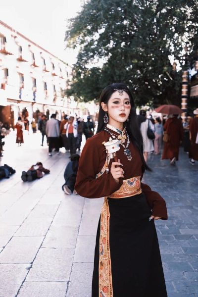 藏族服饰特点_藏族服饰有哪些独特元素-第2张图片-山城妙识 藏族服饰特点_藏族服饰有哪些独特元素-第2张图片-山城妙识