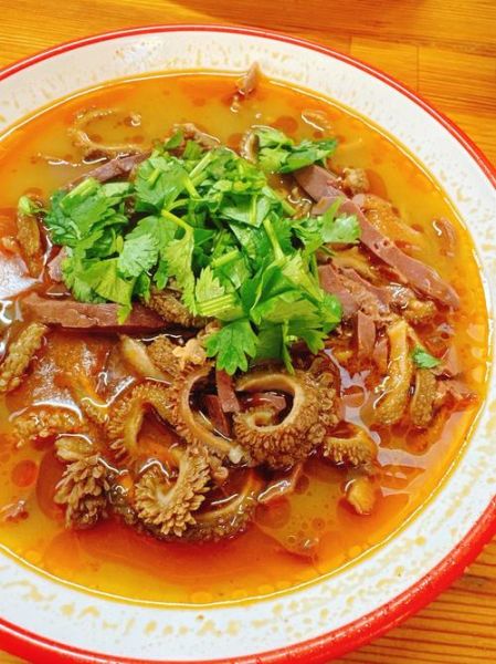炖羊杂的做法大全_羊杂汤怎么炖不腥-第1张图片-山城妙识