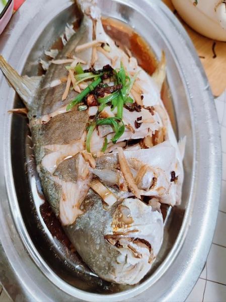 清蒸海鲳鱼怎么做_清蒸海鲳鱼用不用去鳞-第3张图片-山城妙识