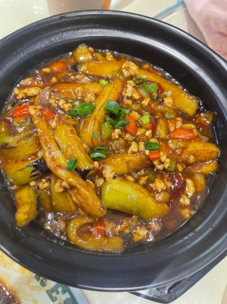 咸鱼茄子煲怎么做_茄子不吸油的小窍门-第1张图片-山城妙识