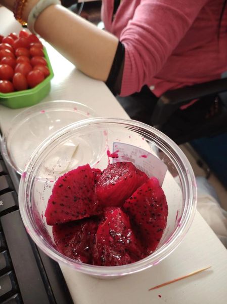 火龙果皮擦脸有什么好处_怎么用才有效-第2张图片-山城妙识